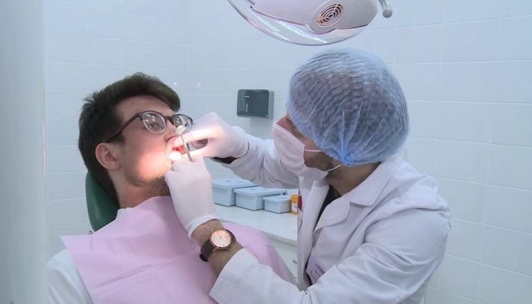 🦷 Dentista cerca de mí - 👉 Encuentre un dentista local